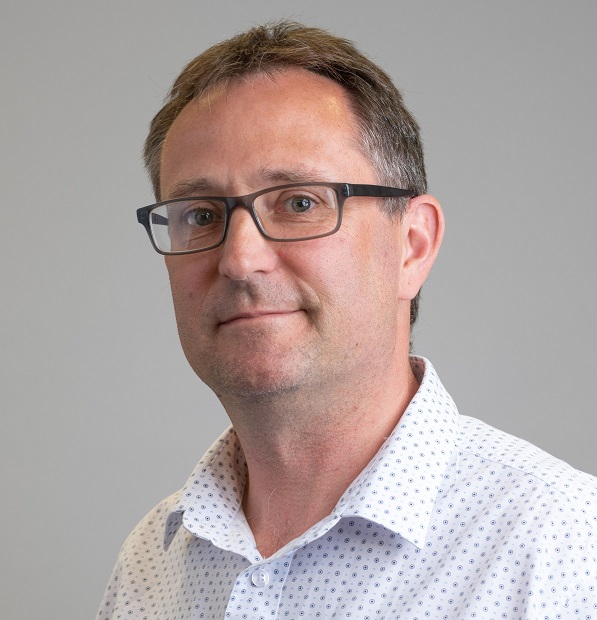 Associate Professor Barry Milne