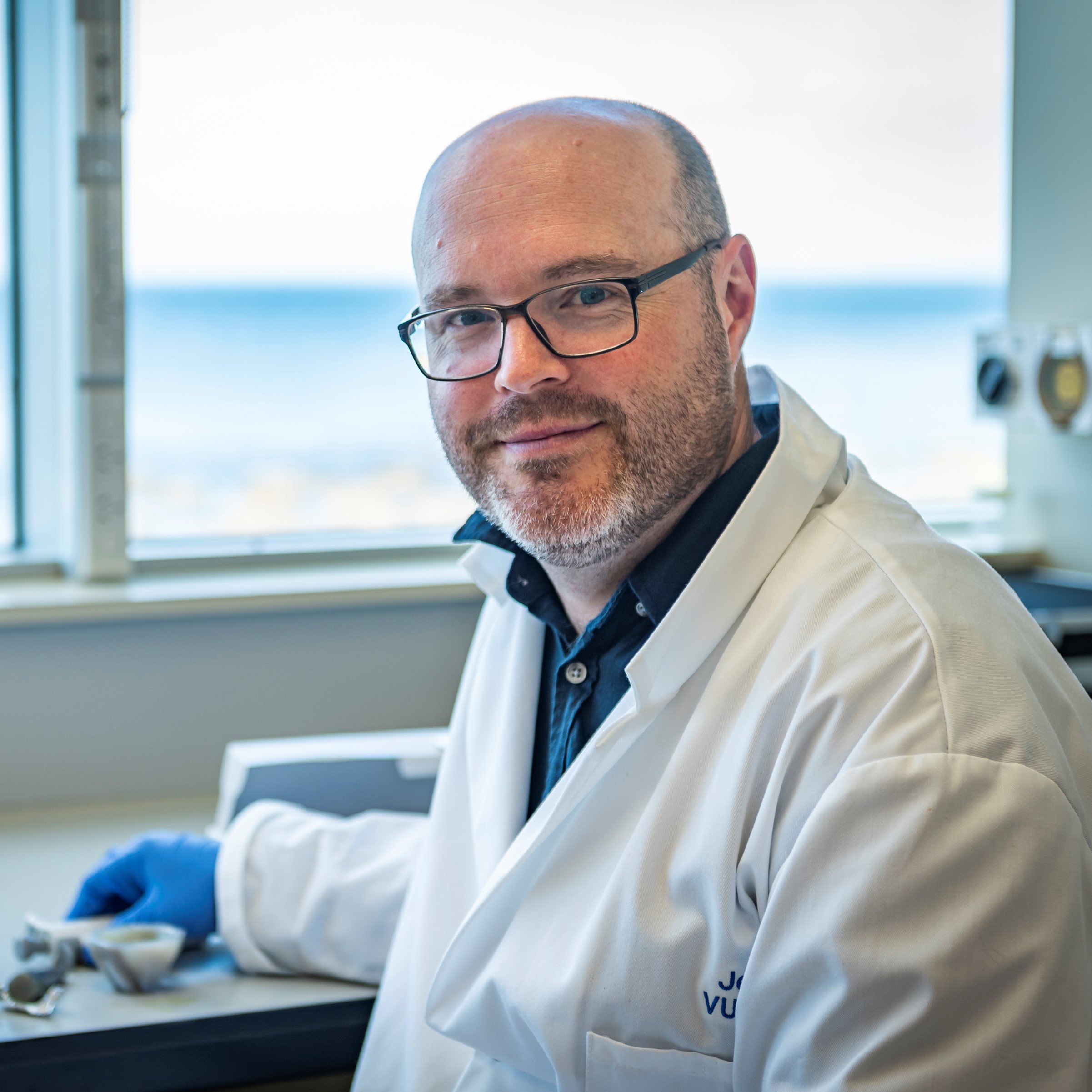 2022 Hamilton Award: Forecasting coral reef status under climate change